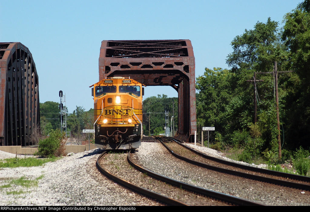 BNSF SD70MAC 9996